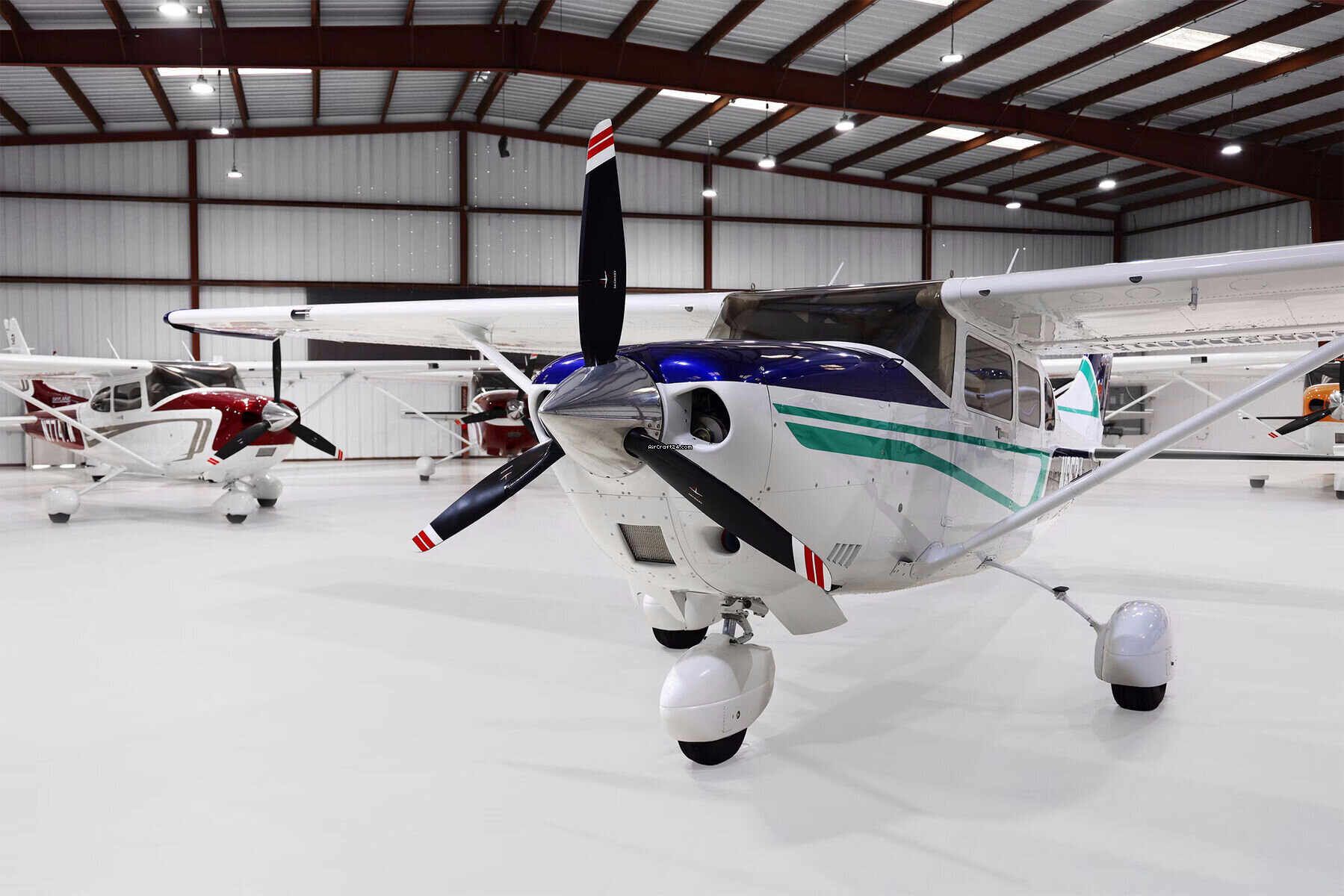 Cessna T206H aéronef en vente - N652J - AirCraft24.com